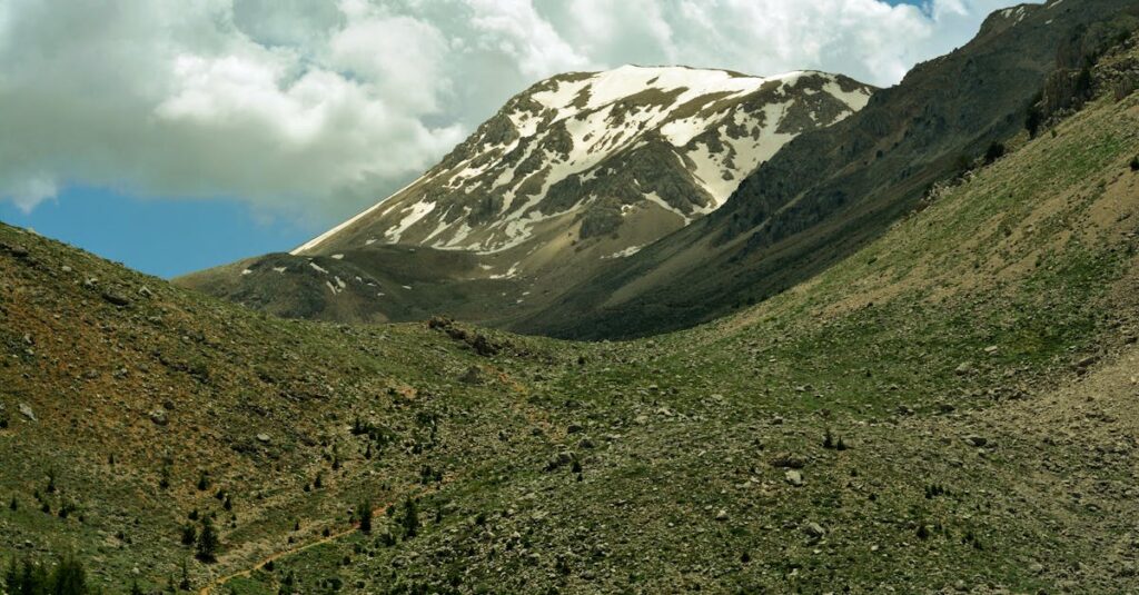 Construire un mur en pisé : l'héritage de la terre compressée